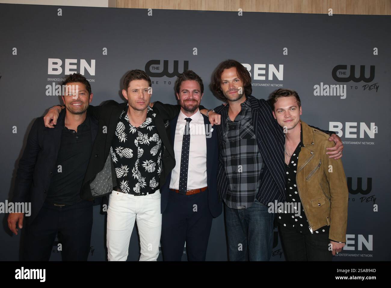 Misha Collins, Jensen Ackles, Stephen Amell, Jared Padalecki and ...