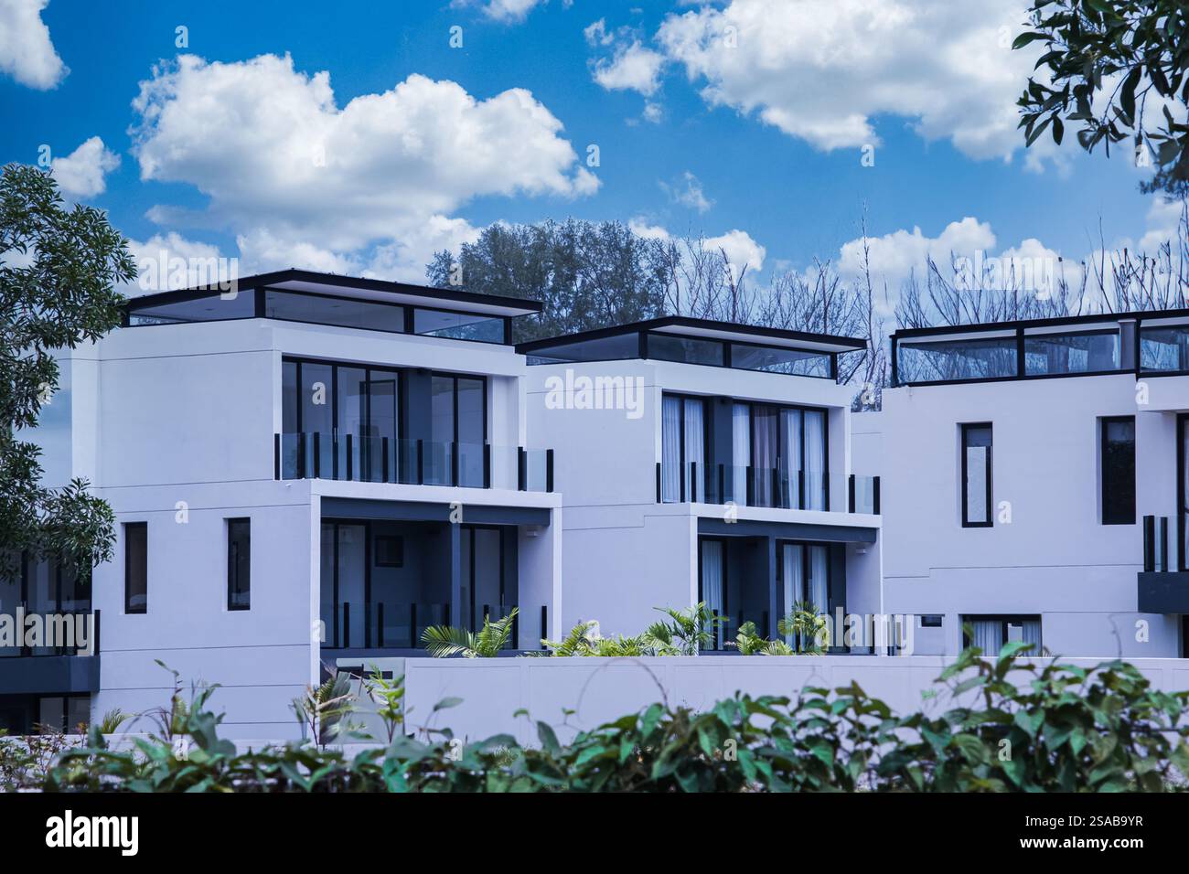 New Modern homes. Custom build home design. Modern contemporary style ...