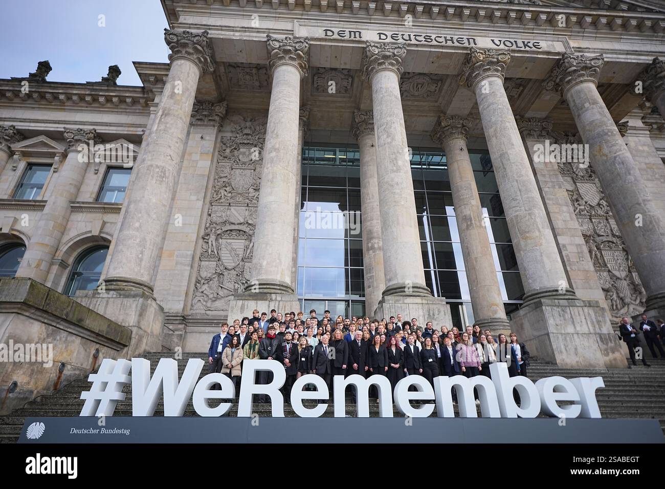 Berlin, Germany. 29th Jan, 2025. Participants in a memorial service ...