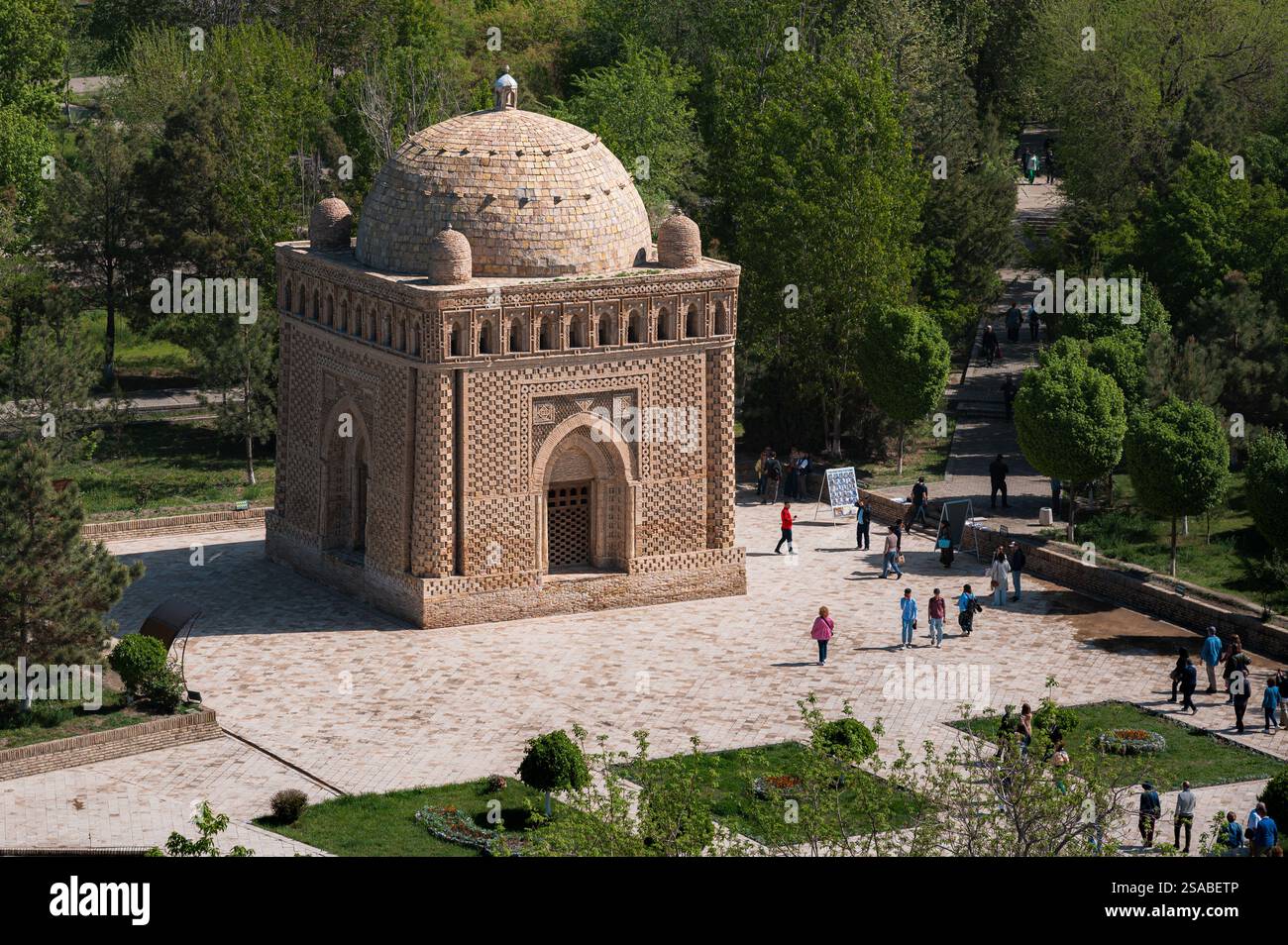 10th century Samanid Mausoleum in Bukhara, Uzbekistan Stock Photo - Alamy