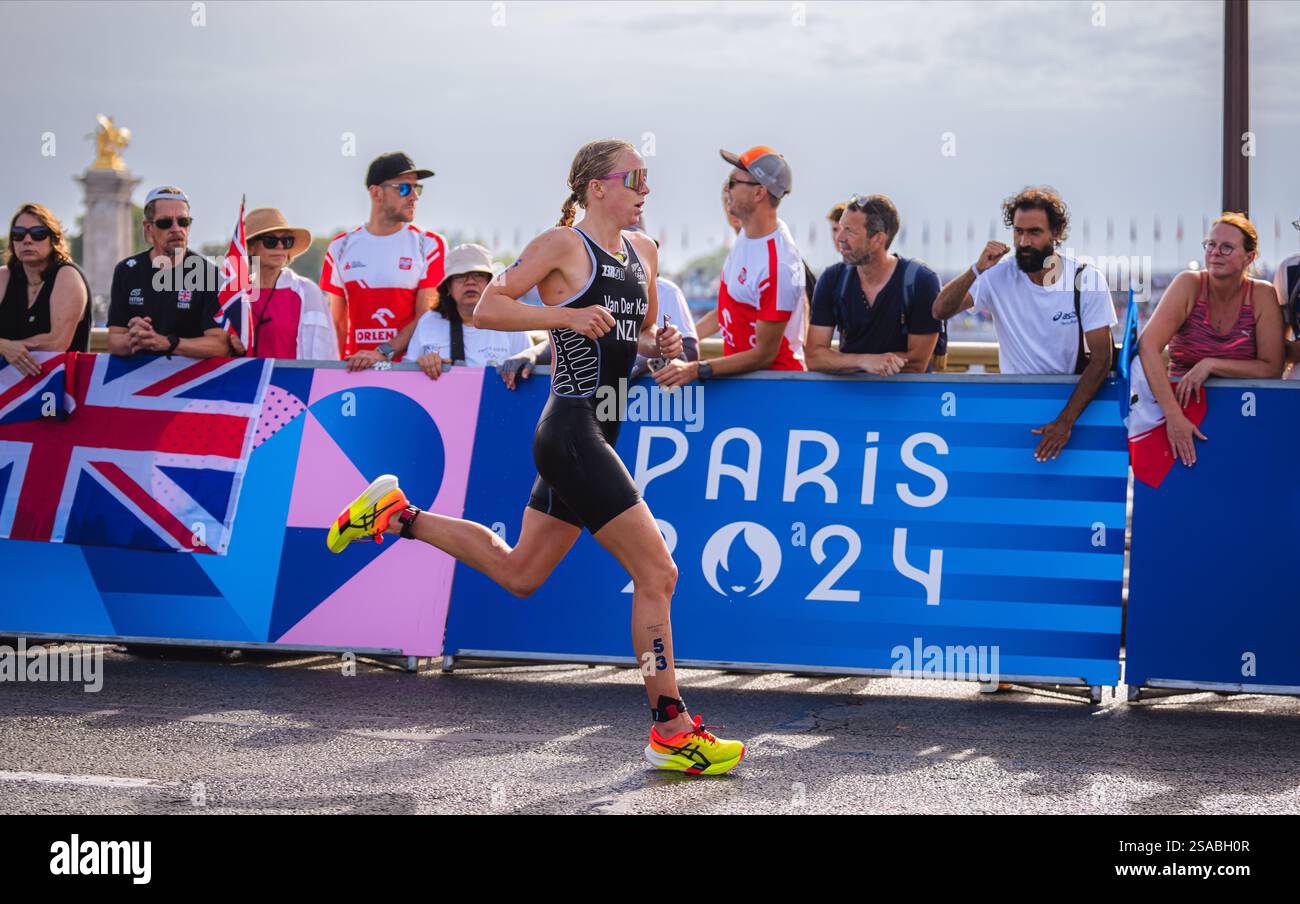 Nicole van der Kaay participating in the triathlon at the Paris 2024 ...