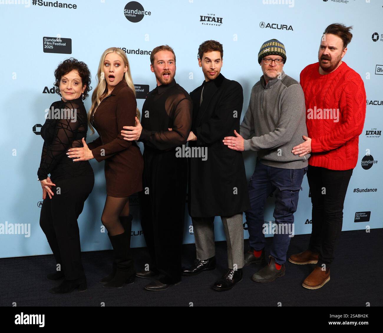 Marlene Forte, Olivia Taylor Dudley, Lou Taylor Pucci, Jordan Gavaris ...