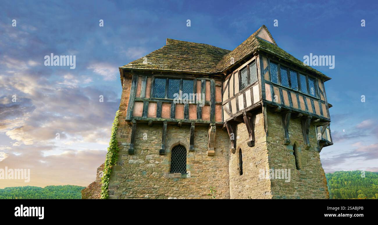 The half timbered Elizabethan building in the 1280s, Stokesay Castle ...