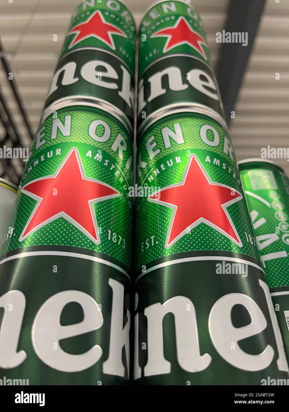 Heineken beer, supermarket shelf, supermarket, store shelf, Heineken ...