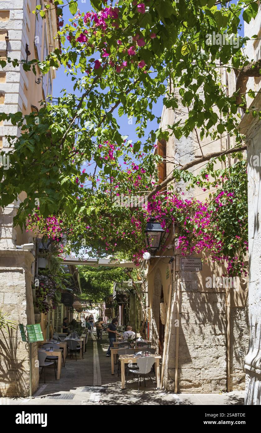 Old house in rethymno hi-res stock photography and images - Alamy