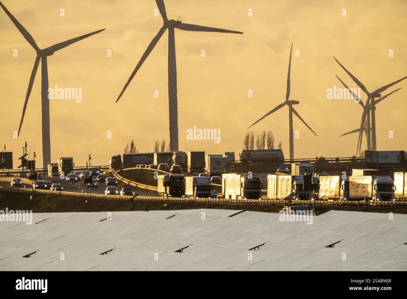 20 MWp ground-mounted photovoltaic system, from RWE, with over 36600 ...