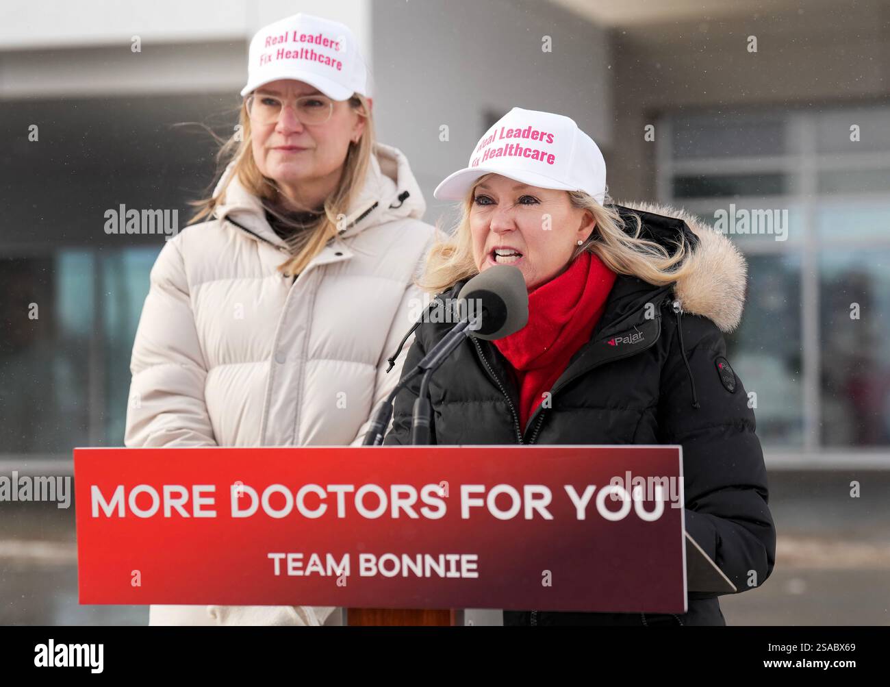 Barrie, Canada. 29th Jan, 2025. Ontario Liberal Leader Bonnie Crombie ...