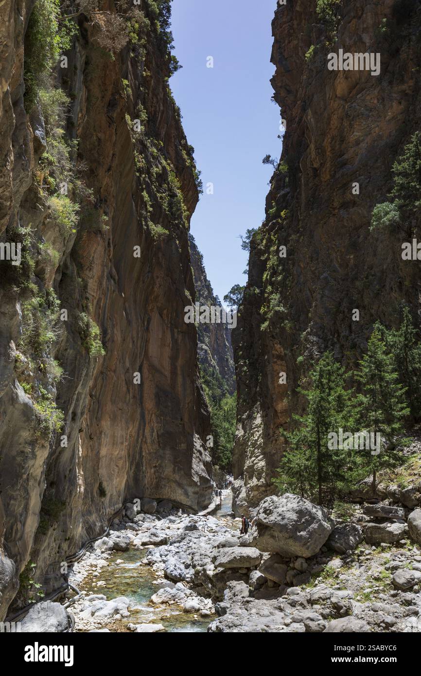Hiking trail through the Iron Tor tor in the Samaria Gorge, south coast ...