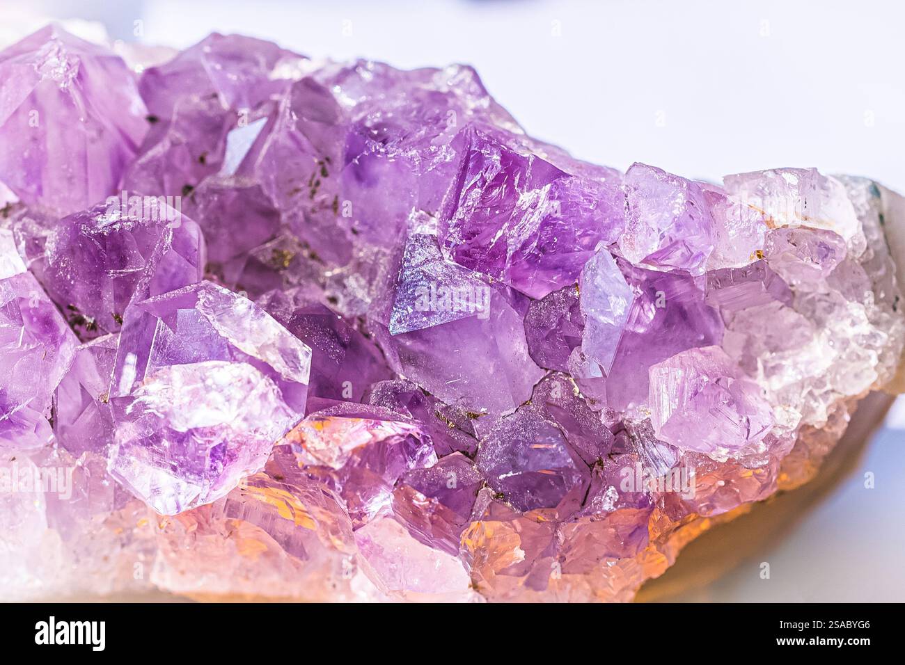 Light amethyst hi-res stock photography and images - Alamy