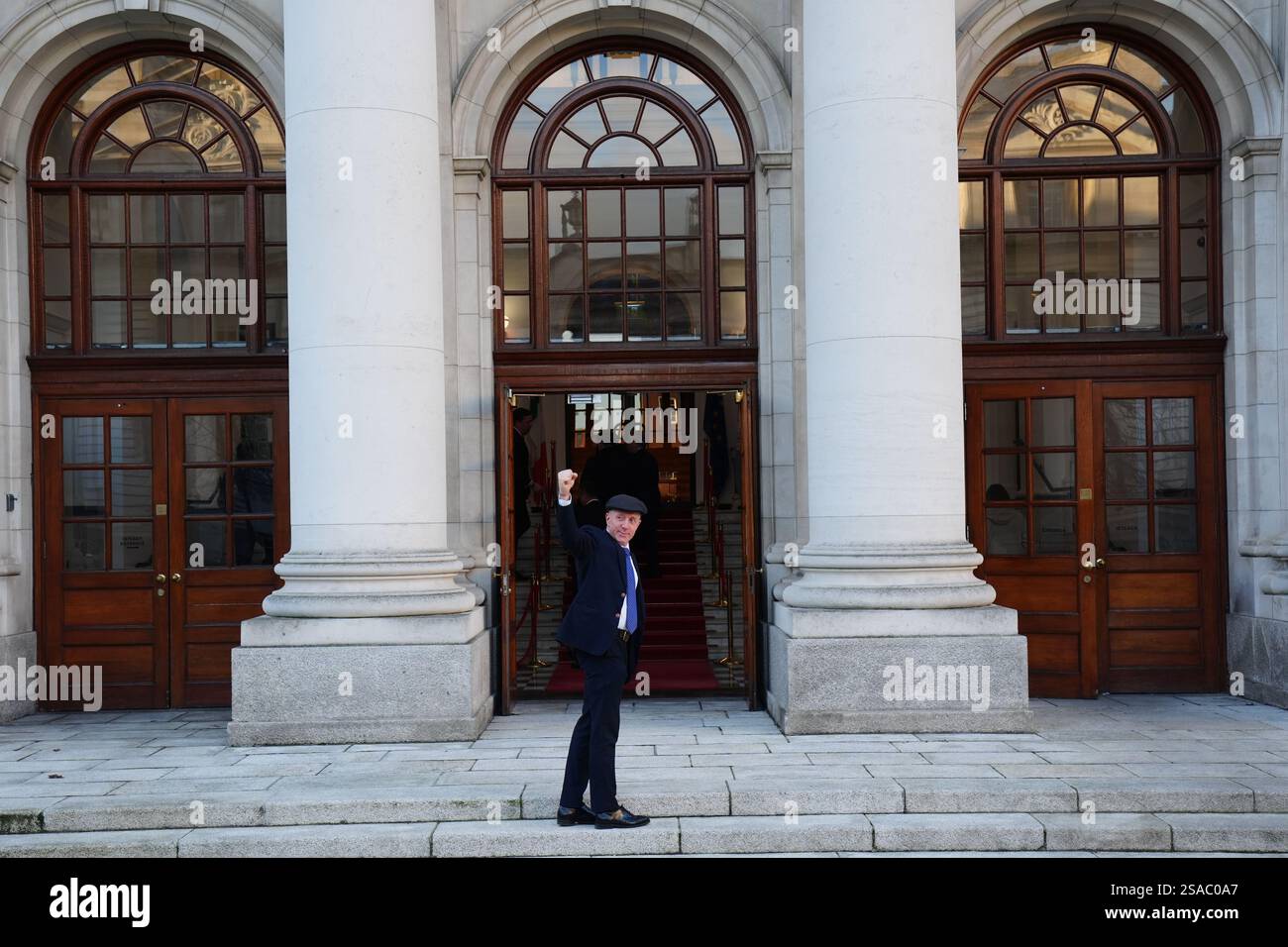 Independent TD Michael Healy-Rae on the steps of the Government ...