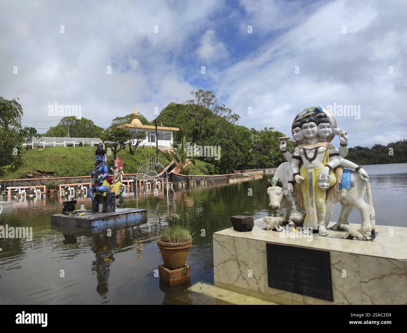 Hindu temple complex Grand Bassin, Mauritius, Africa Stock Photo - Alamy