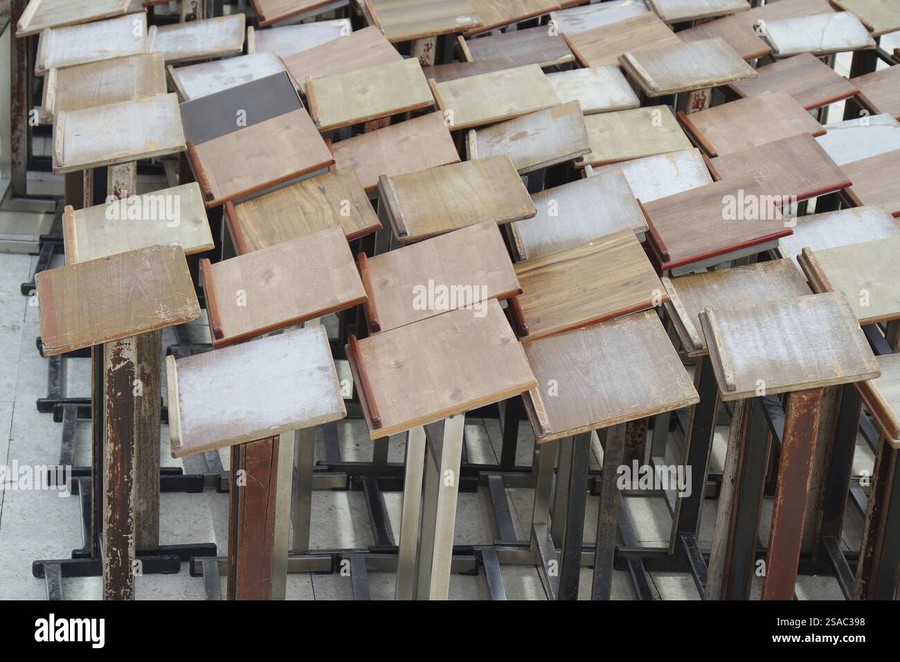 Prayer tables at the Wailing Wall, Jerusalem Stock Photo - Alamy