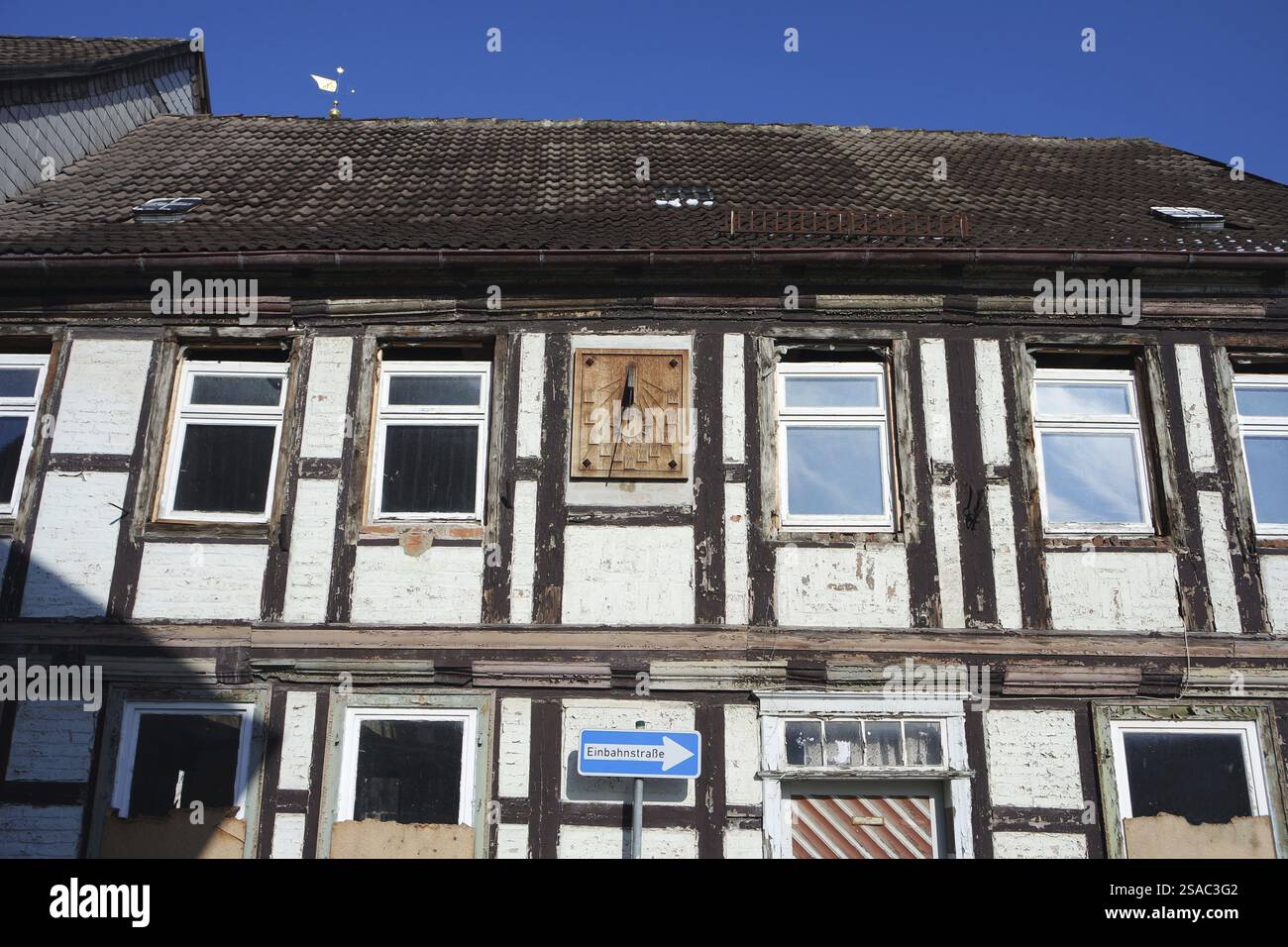 Old run down homes hi-res stock photography and images - Alamy