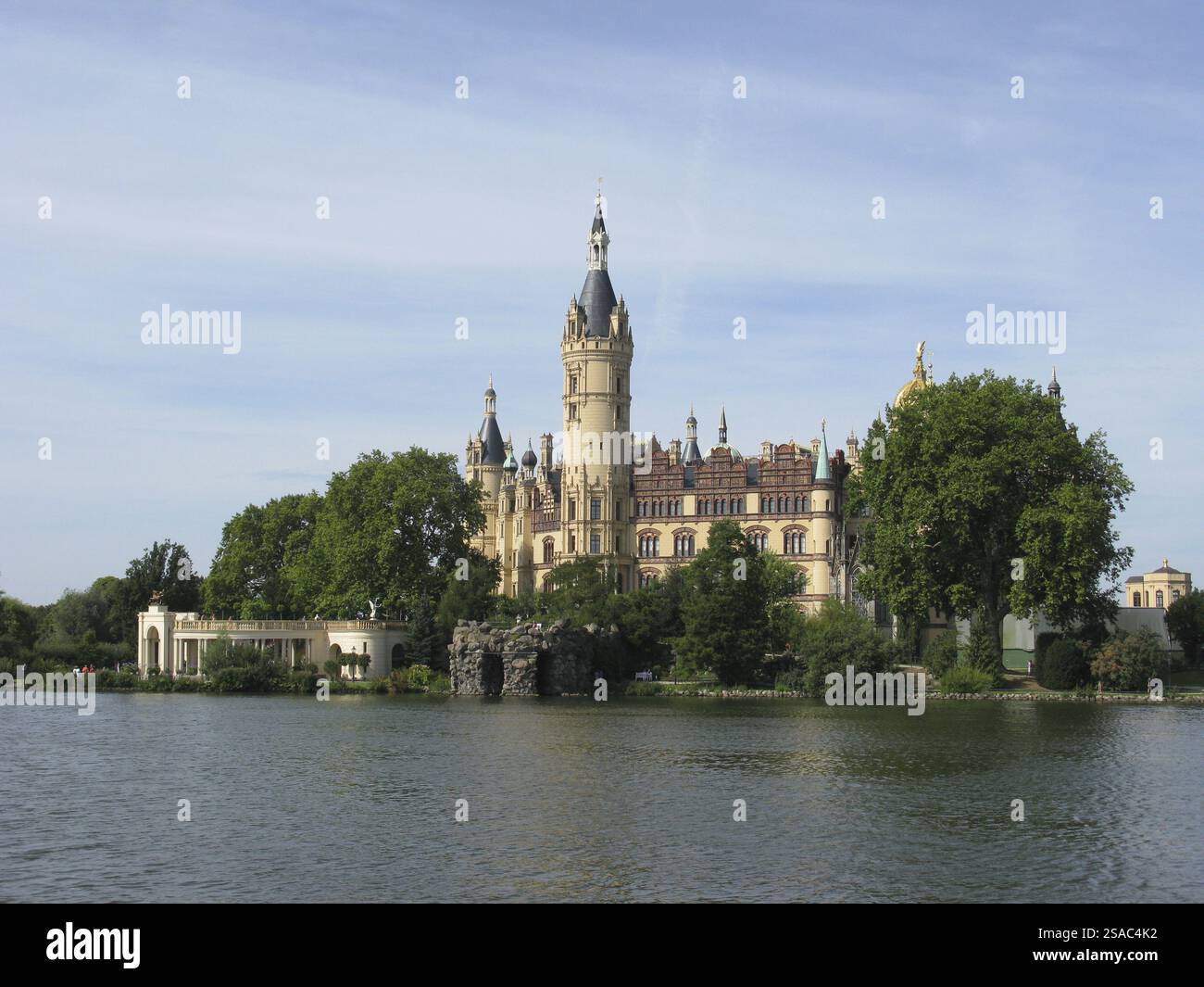 Schwerin Castle from the lake side Stock Photo - Alamy