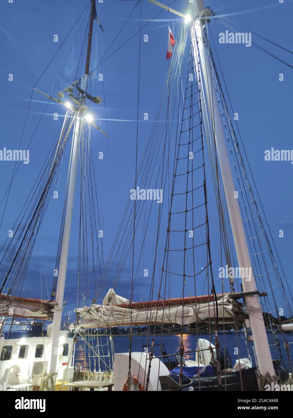 Ship's rigging at night hi-res stock photography and images - Alamy