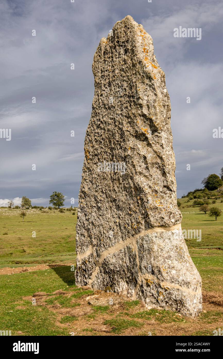 Akarte menhir, Legaire Megalithic Park, Campas de Legaire, Álava ...