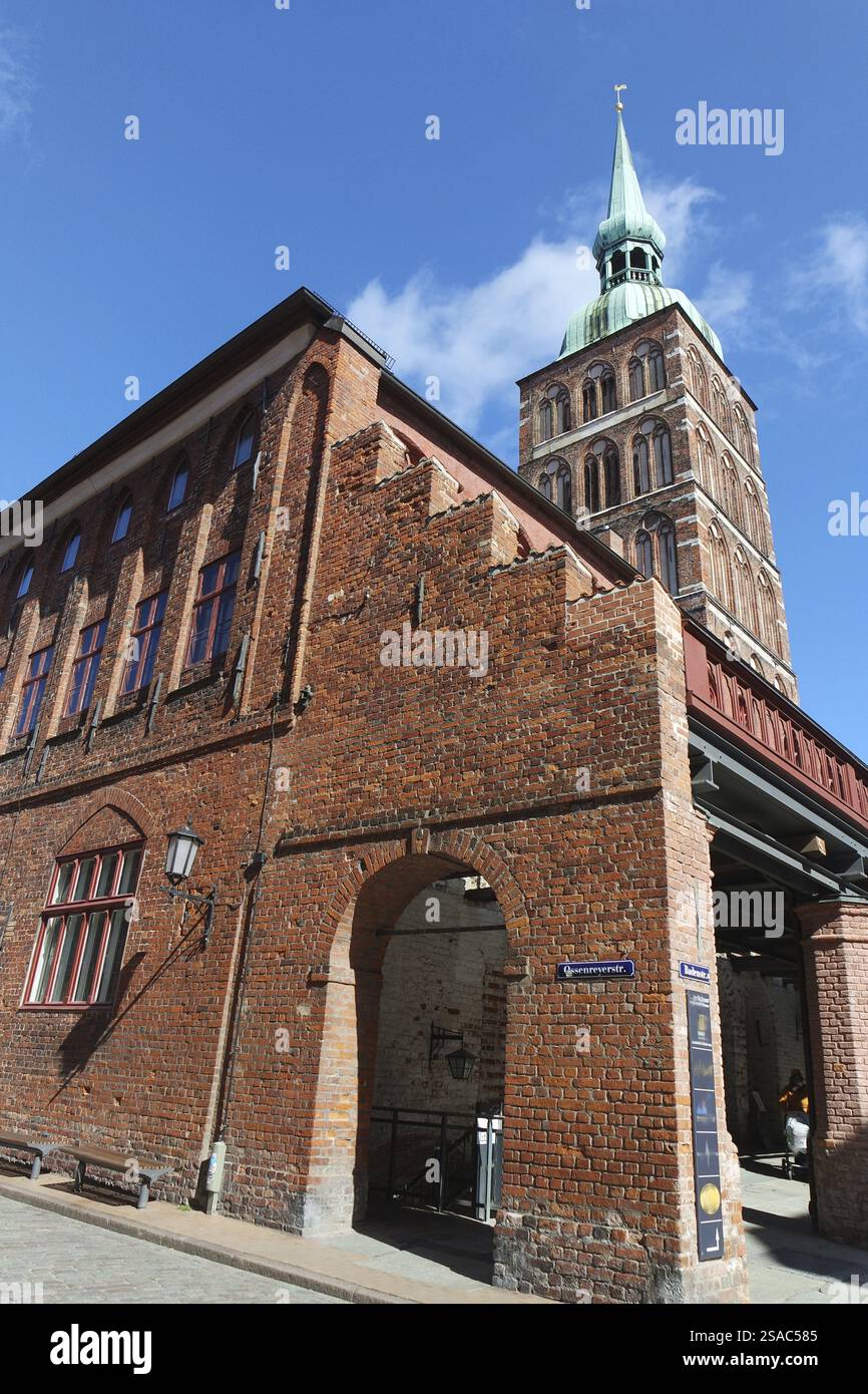 Town Hall and St Nicholas Church, Stralsund Stock Photo - Alamy
