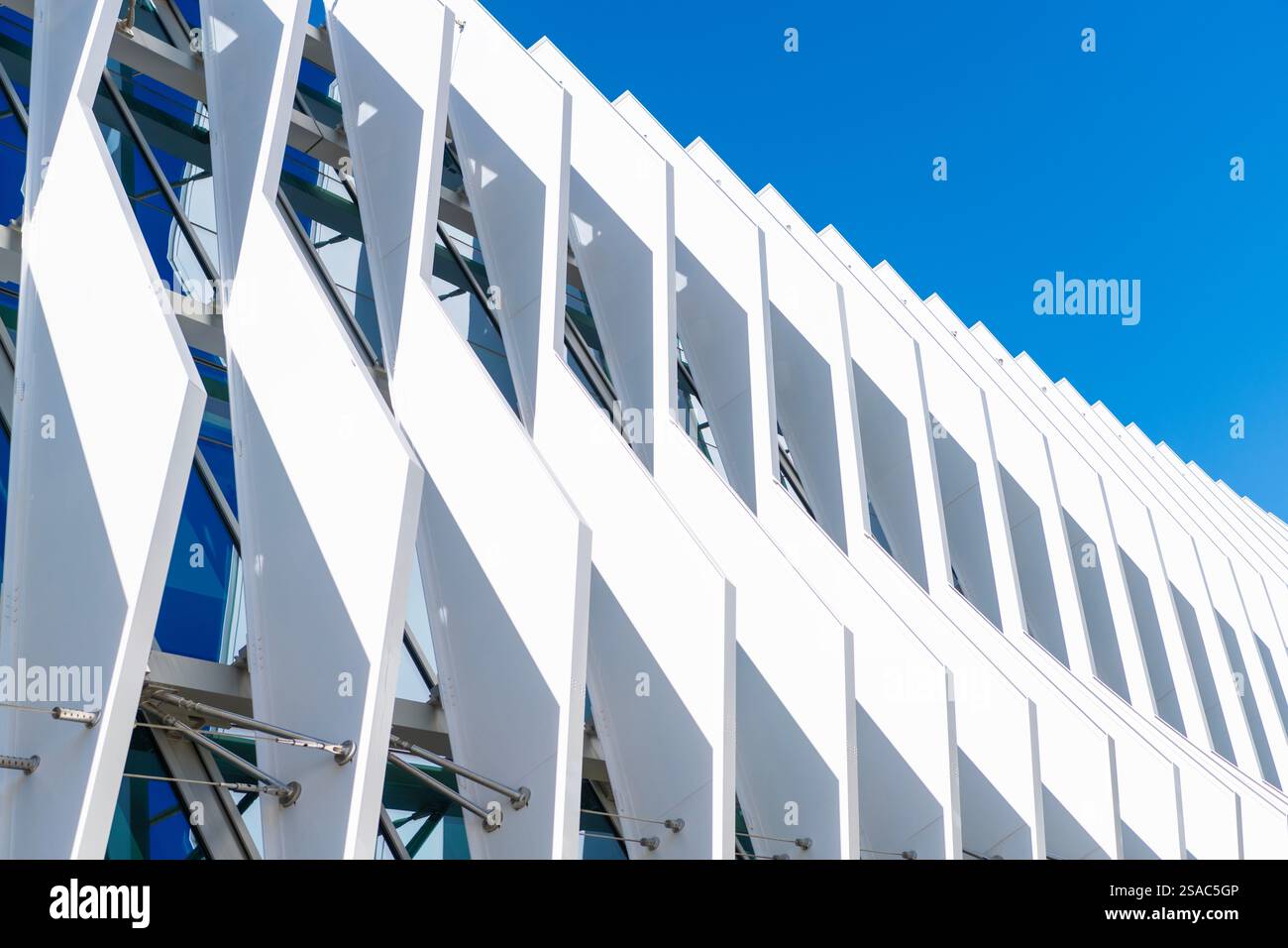 Modern apartment building. Apartment building with detail. View of ...