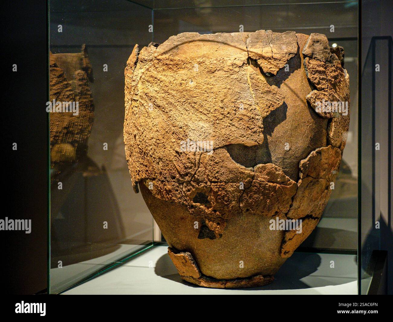 ceramic container, El Bortal, Karrantza, Arkeologi Museoa ...