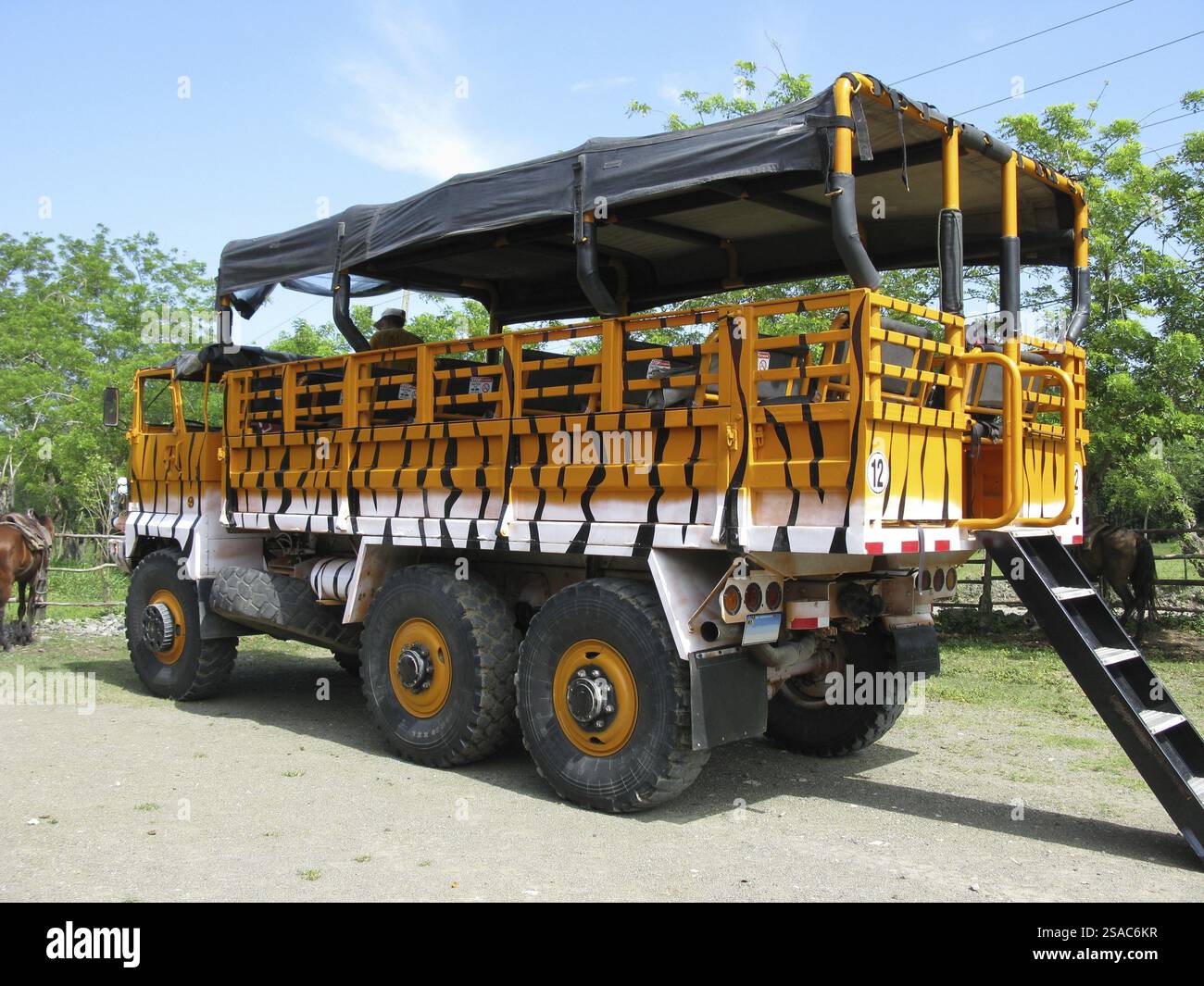 Roman truck hi-res stock photography and images - Alamy