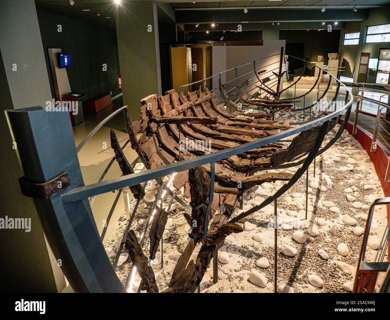 Medieval Pinaza boat, Arkeologi Museoa, Aqueologico museum, Bilbao ...