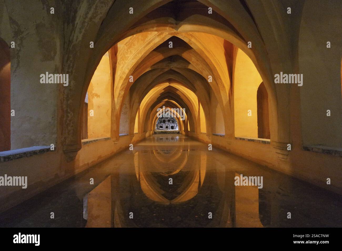 Arab bath, Alcazar Sevilla Stock Photo - Alamy