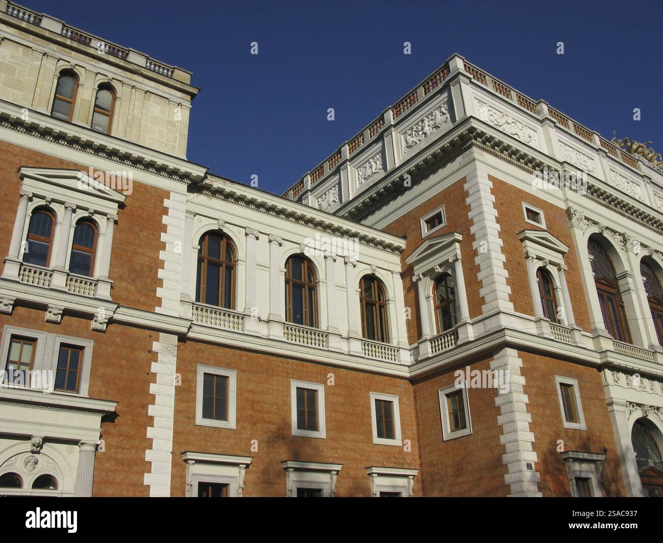 Vienna austria stock exchange hi-res stock photography and images - Alamy