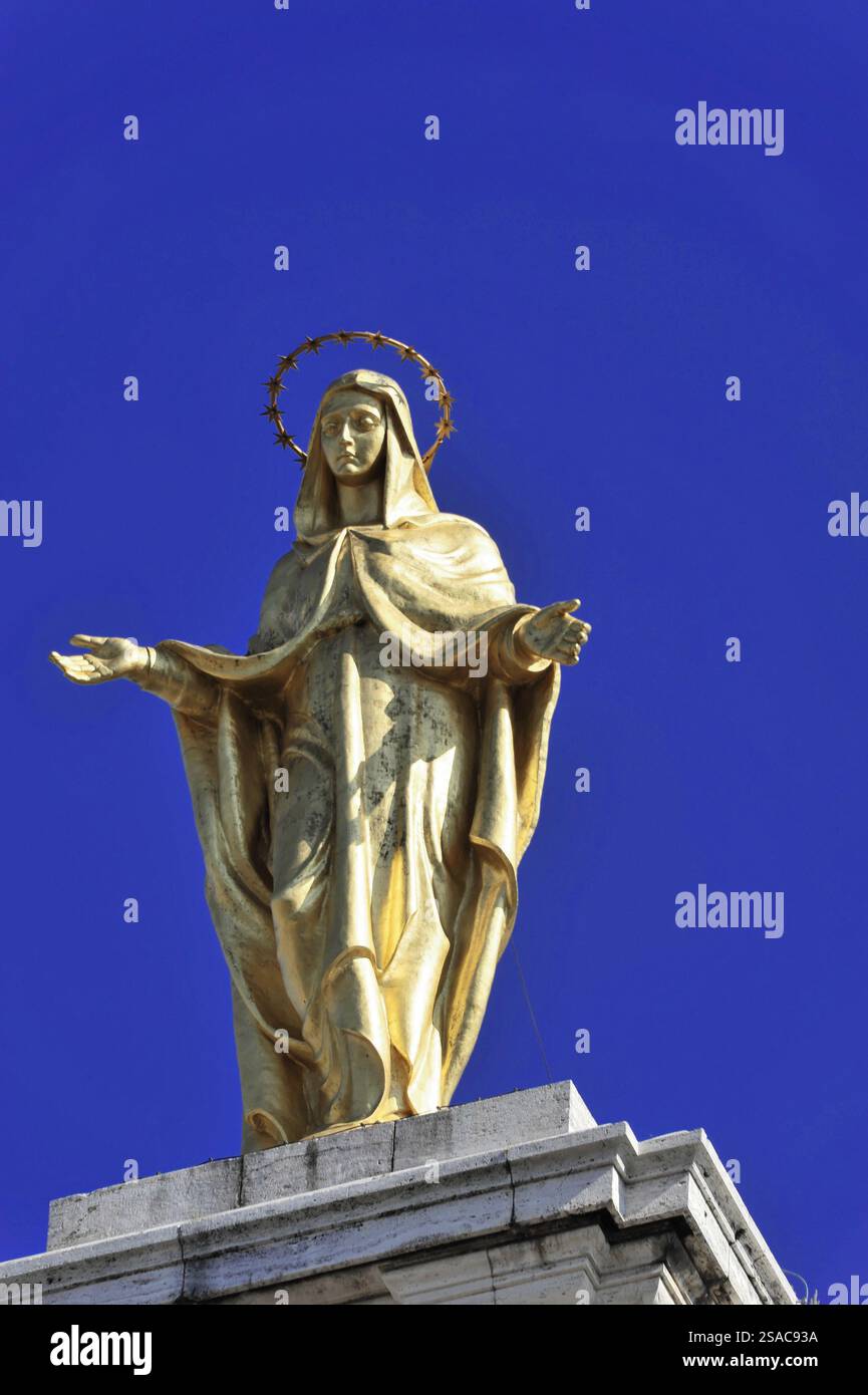 Halo roof hi-res stock photography and images - Alamy