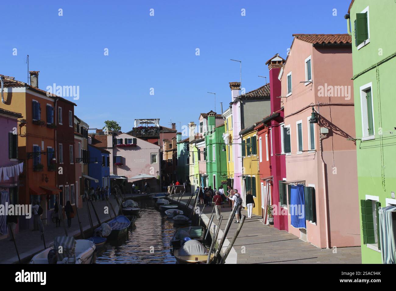 Colourful idyll on the island of Burano Stock Photo - Alamy