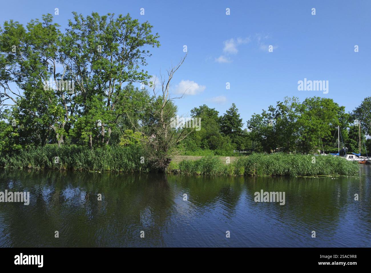 Riverside experience hi-res stock photography and images - Alamy