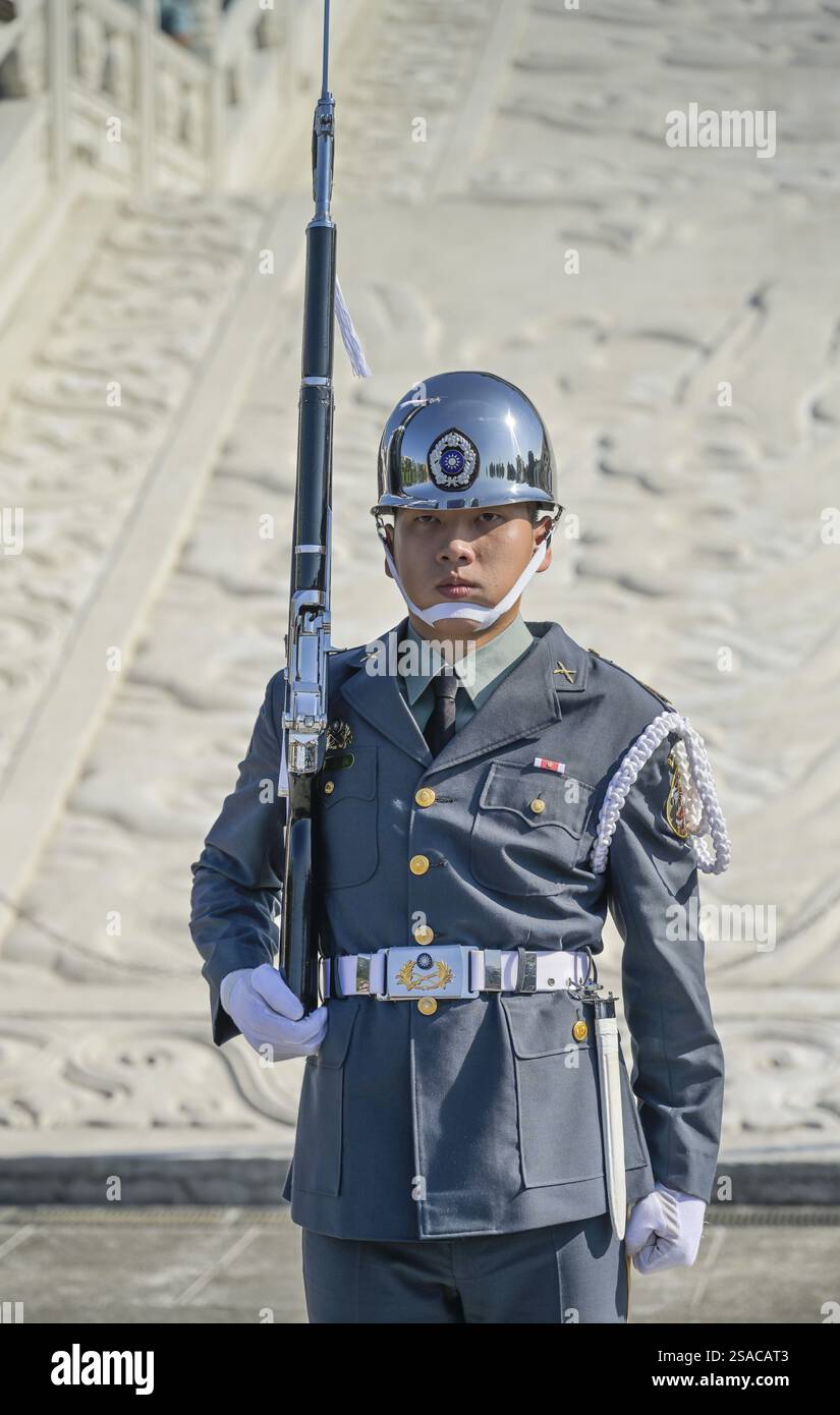 Soldier, changing of the guard at the Chiang Kai-Shek Memorial, Taipei, Taiwan, Asia Stock Photo ...