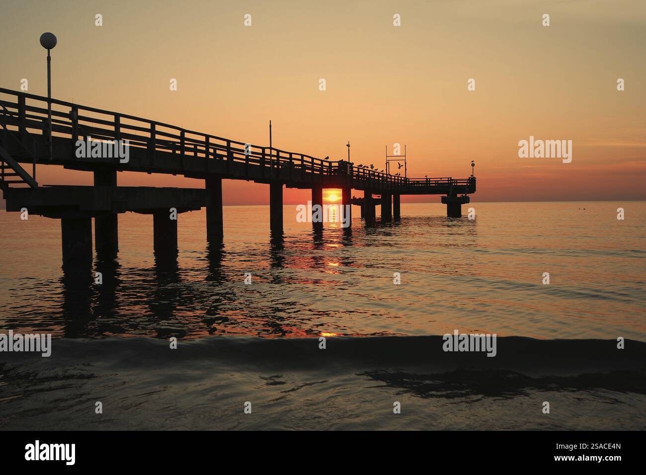 North pier sun sets hi-res stock photography and images - Alamy