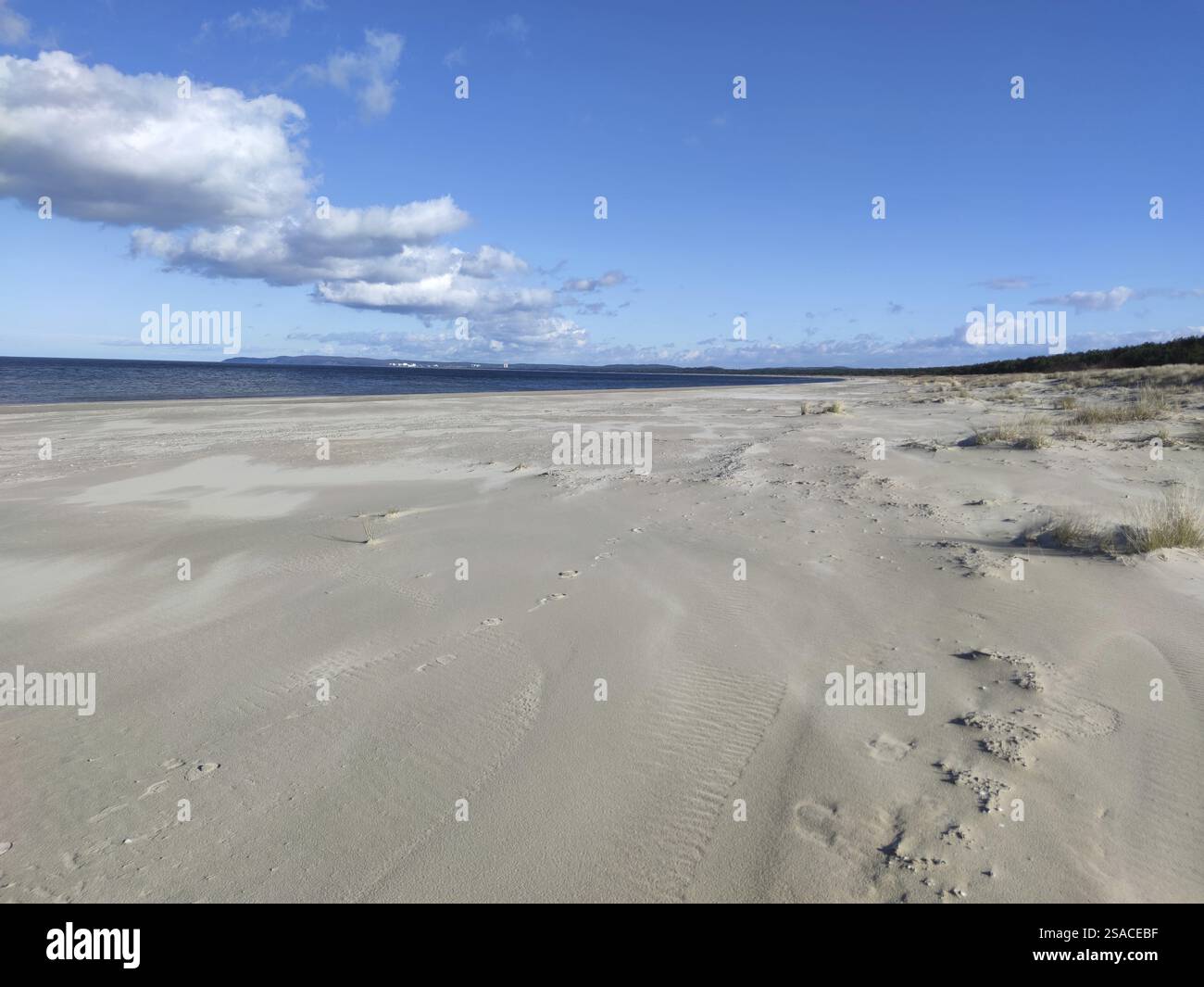 Wide open beach no hi-res stock photography and images - Alamy