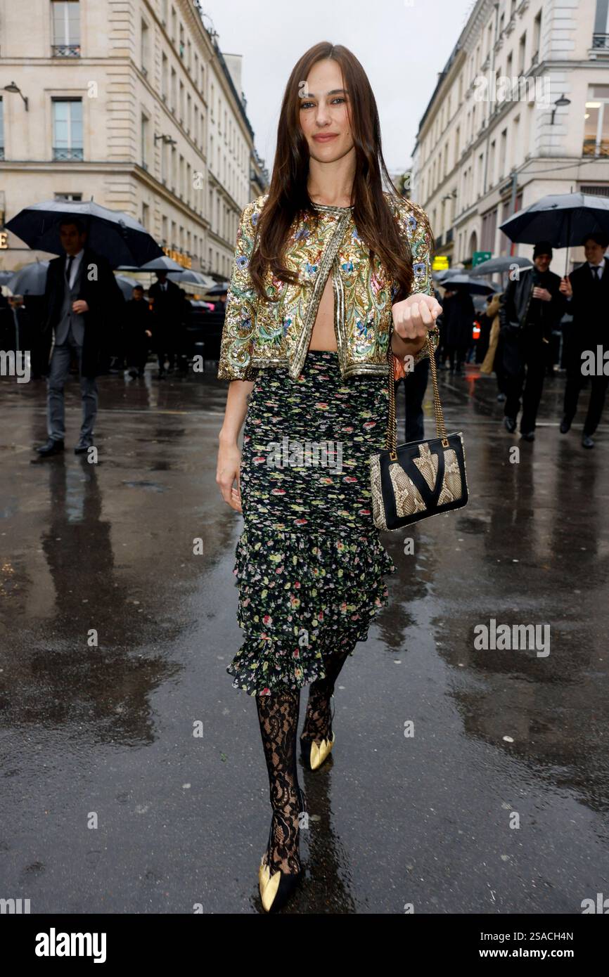 Devon Lee Carlson arrives to Valentino fashion show during the Haute ...