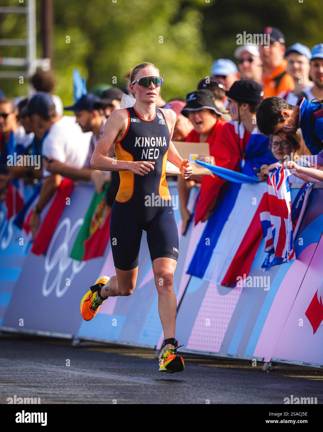 Maya Kingma participating in the triathlon at the Paris 2024 Olympic ...