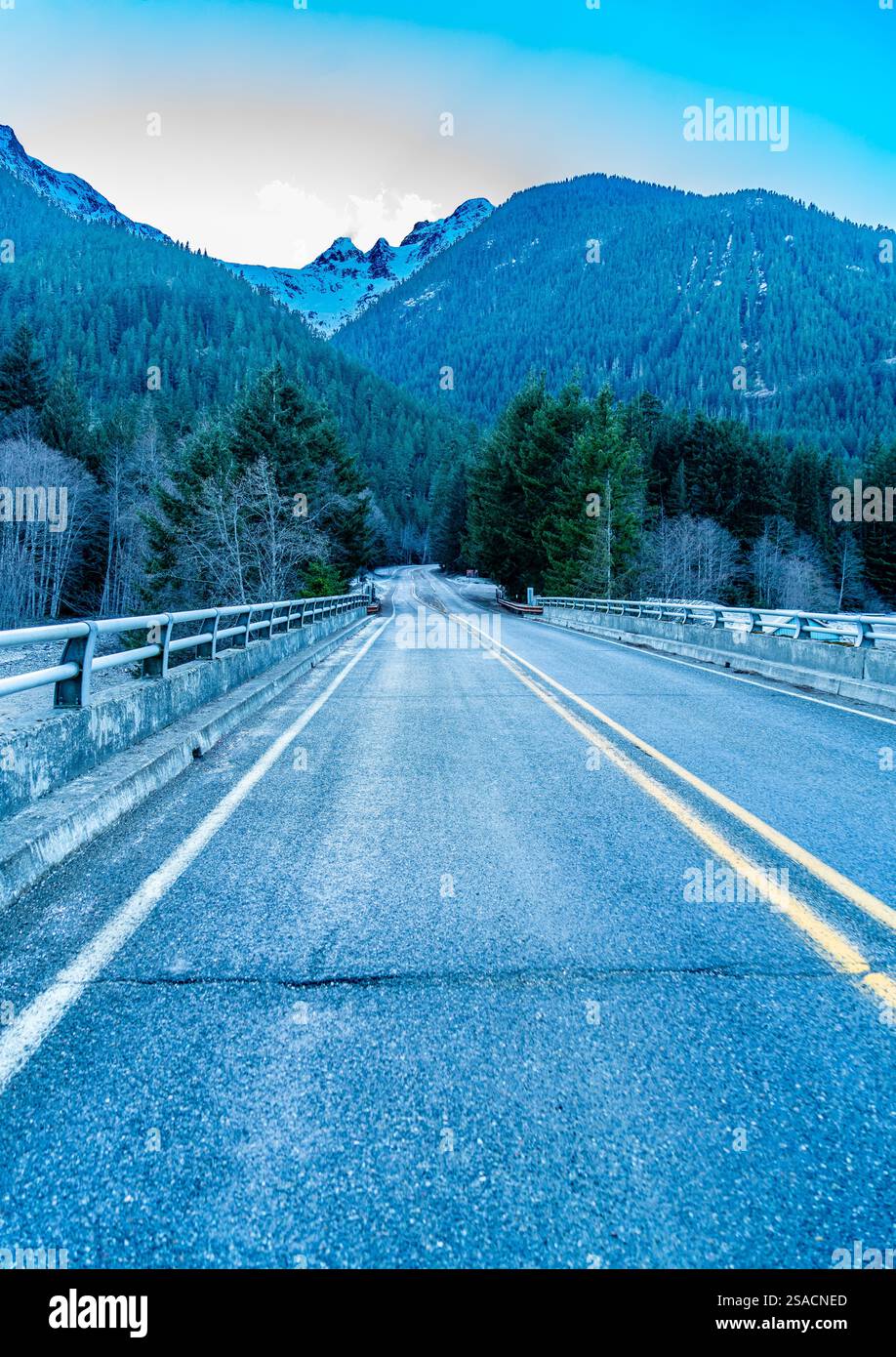 A view of the roadway of Highway 30 in Washington State Stock Photo - Alamy