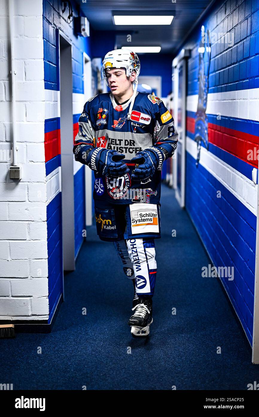 Daniel Geiger (Iserlohn Roosters, #8), GER, Iserlohn Roosters vs ...