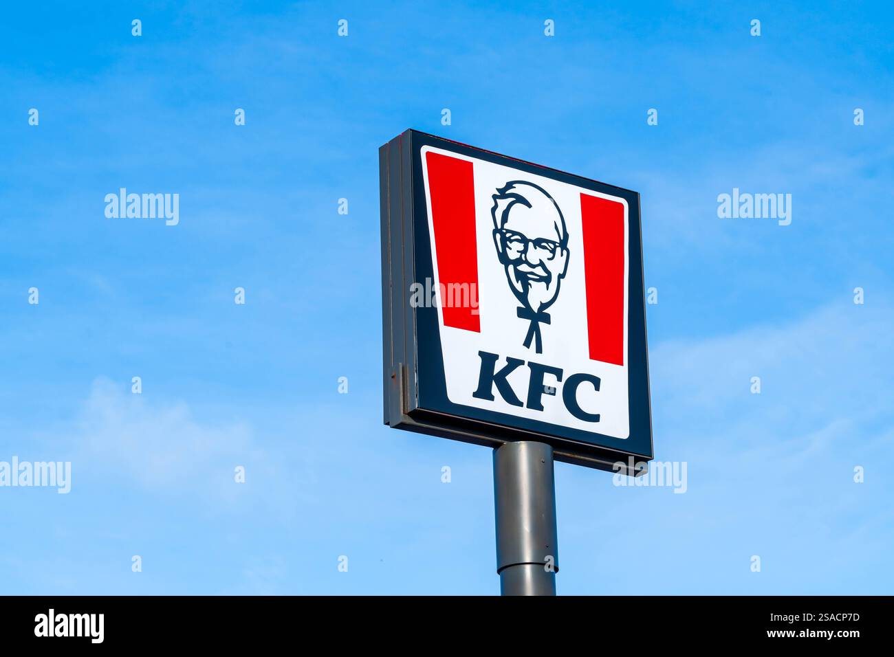 Wednesfield, UK – January20 2025: External signage of US fast food ...