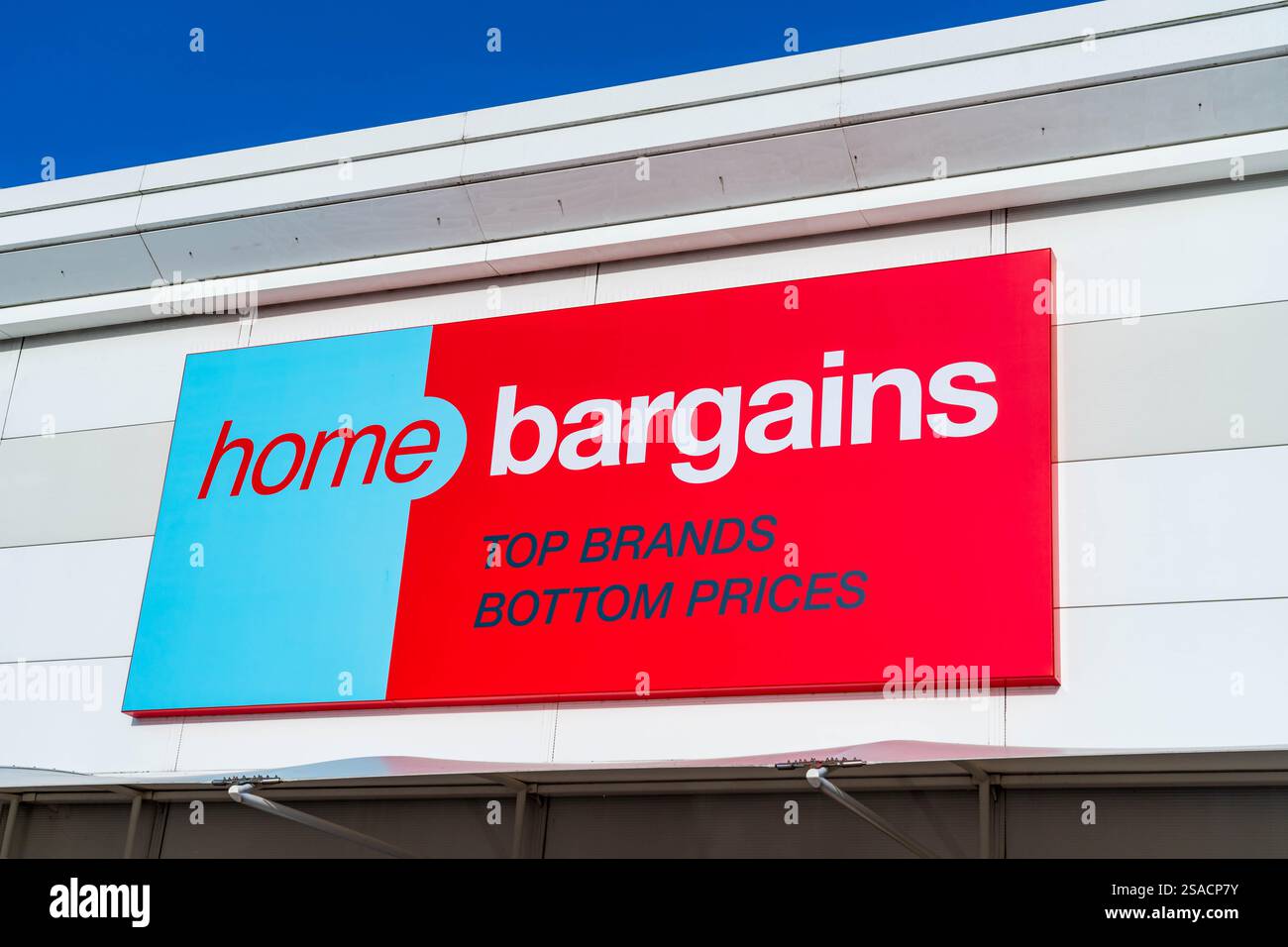 Wolverhampton, England – January 29 2025: UK discount chain, Home ...