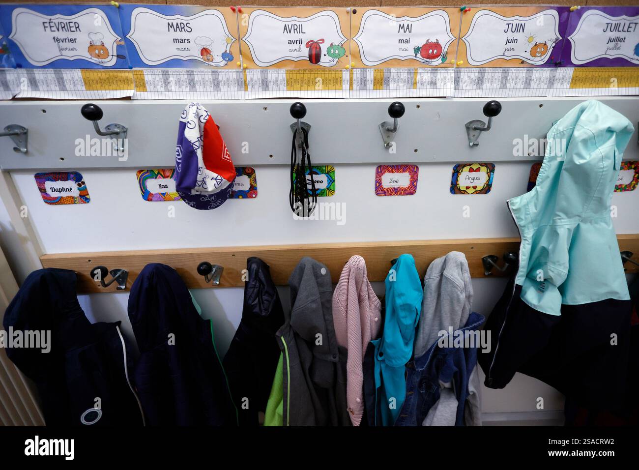Primary school. Coat and jacket racks Stock Photo - Alamy
