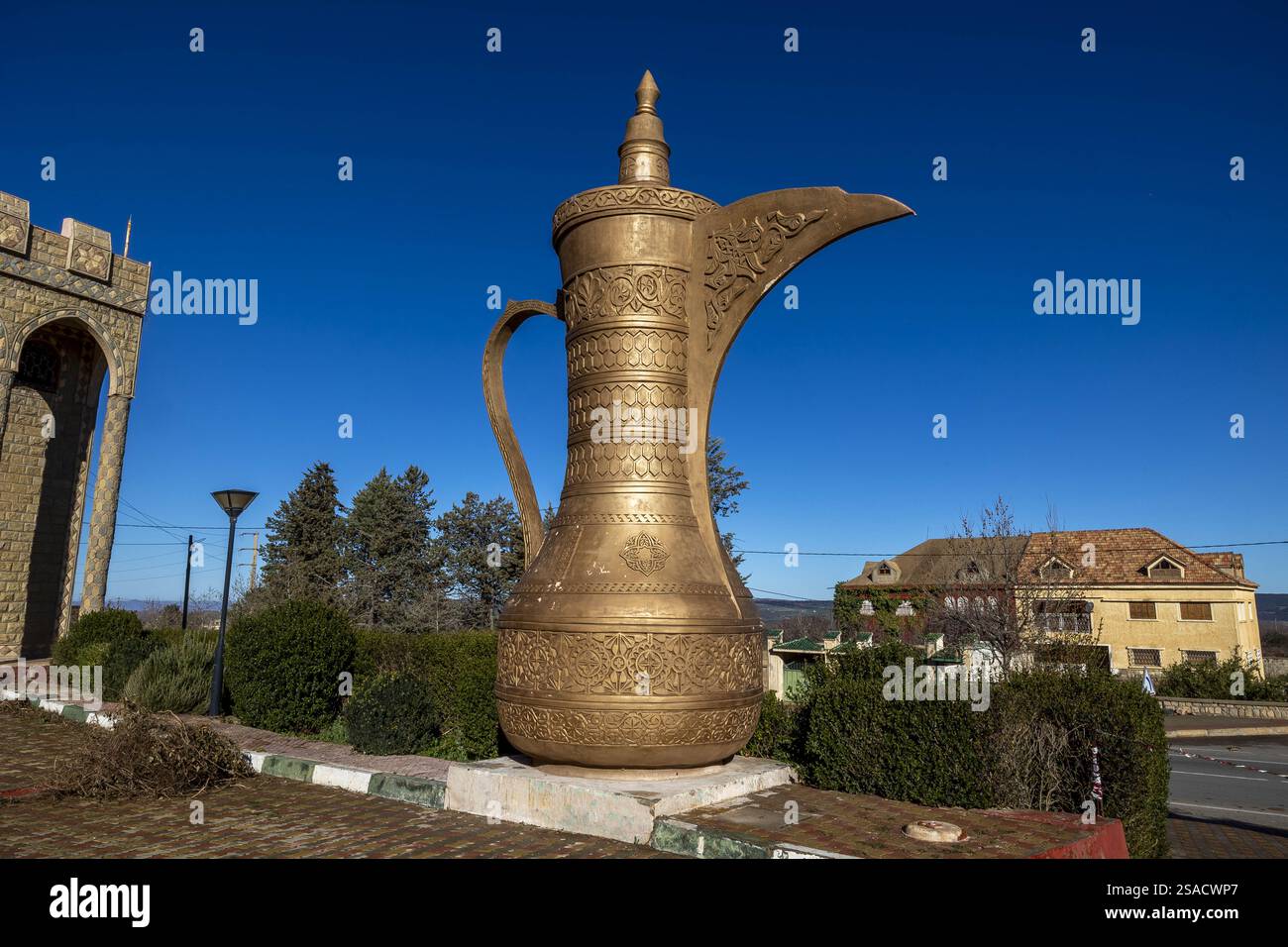 Emirates tourist center, Azrou, Morocco. Giant magic lamp Stock Photo ...