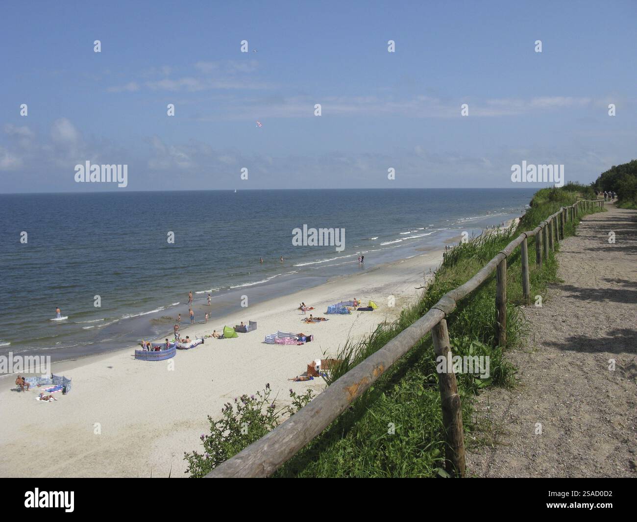 Trail along coast beaches hi-res stock photography and images - Alamy