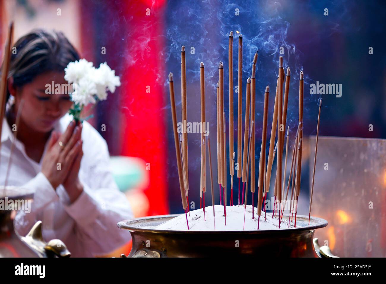 Guan Di chinese Temple in Chinatown. Offerings and prayer to the temple ...