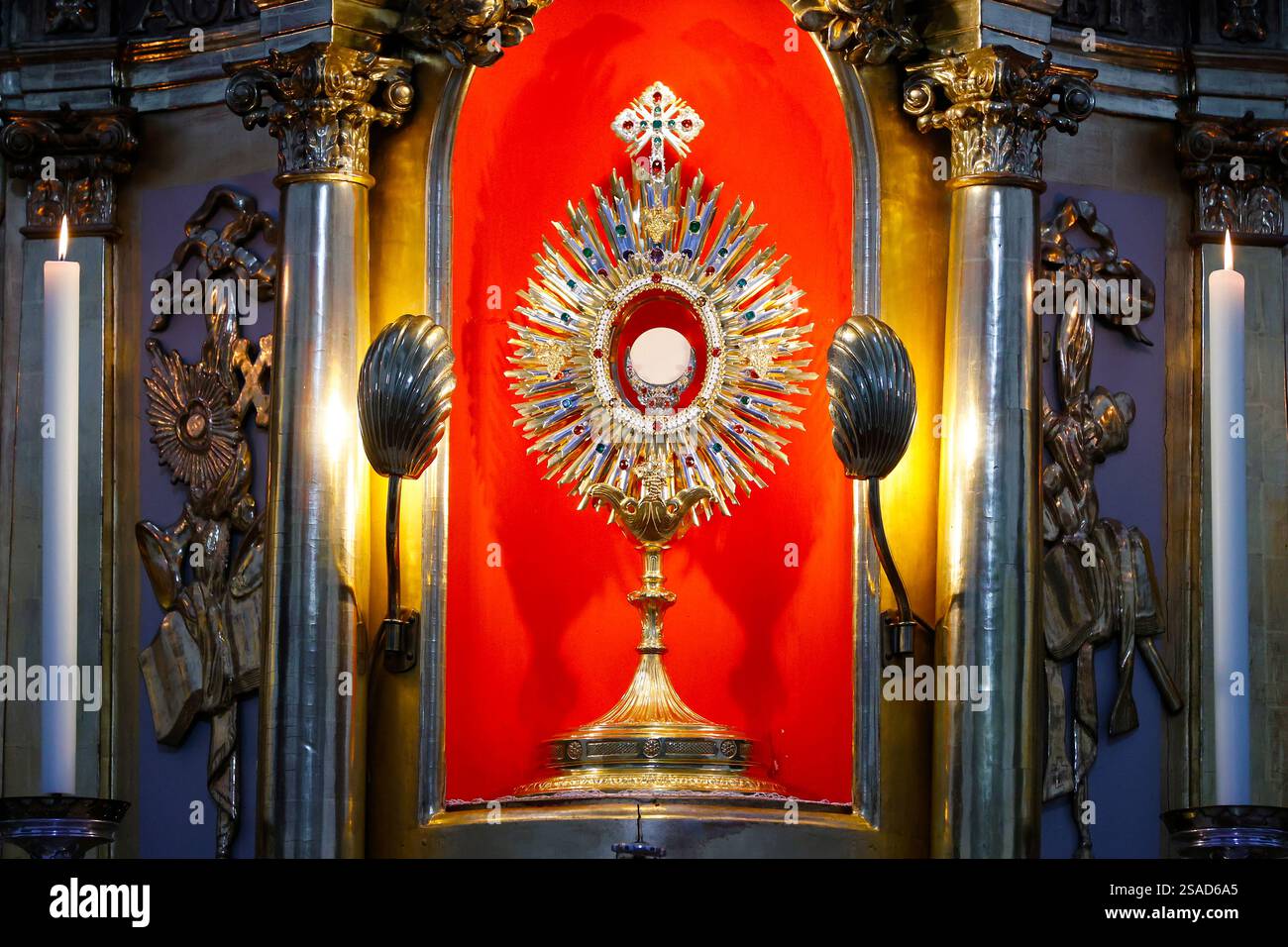 Carmelite Church of St. Joseph. Eucharist (Blessed Sacrament) inside ...