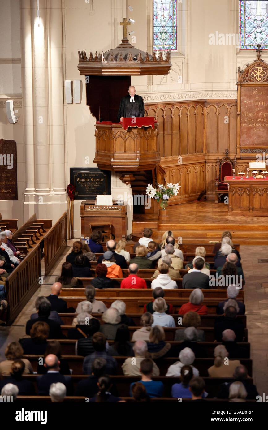 Protestant temple of Etoile. Sunday worship. Paris. France Stock Photo ...