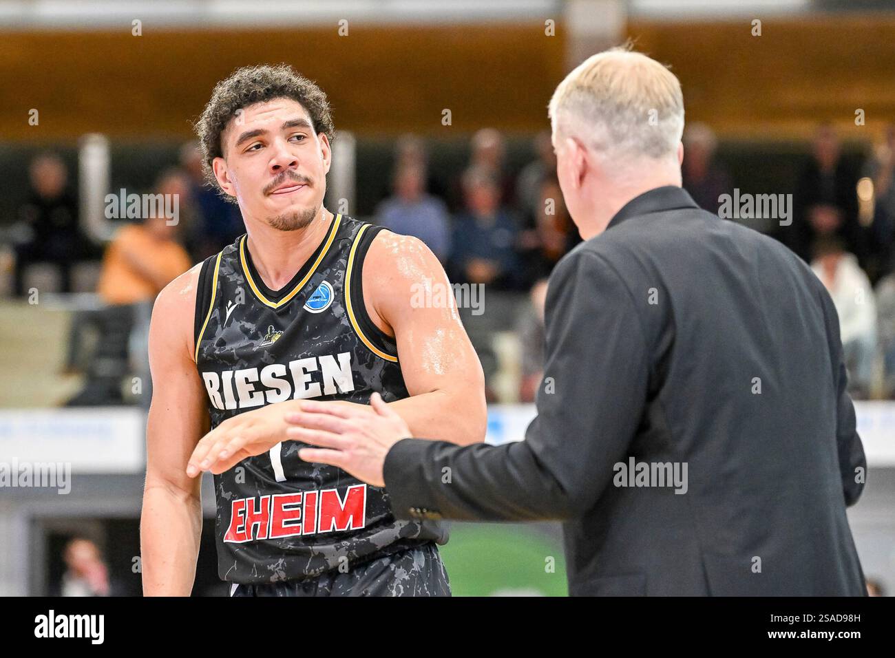 Joel Scott (MHP Riesen Ludwigsburg, #01) und John Patrick (MHP Riesen ...