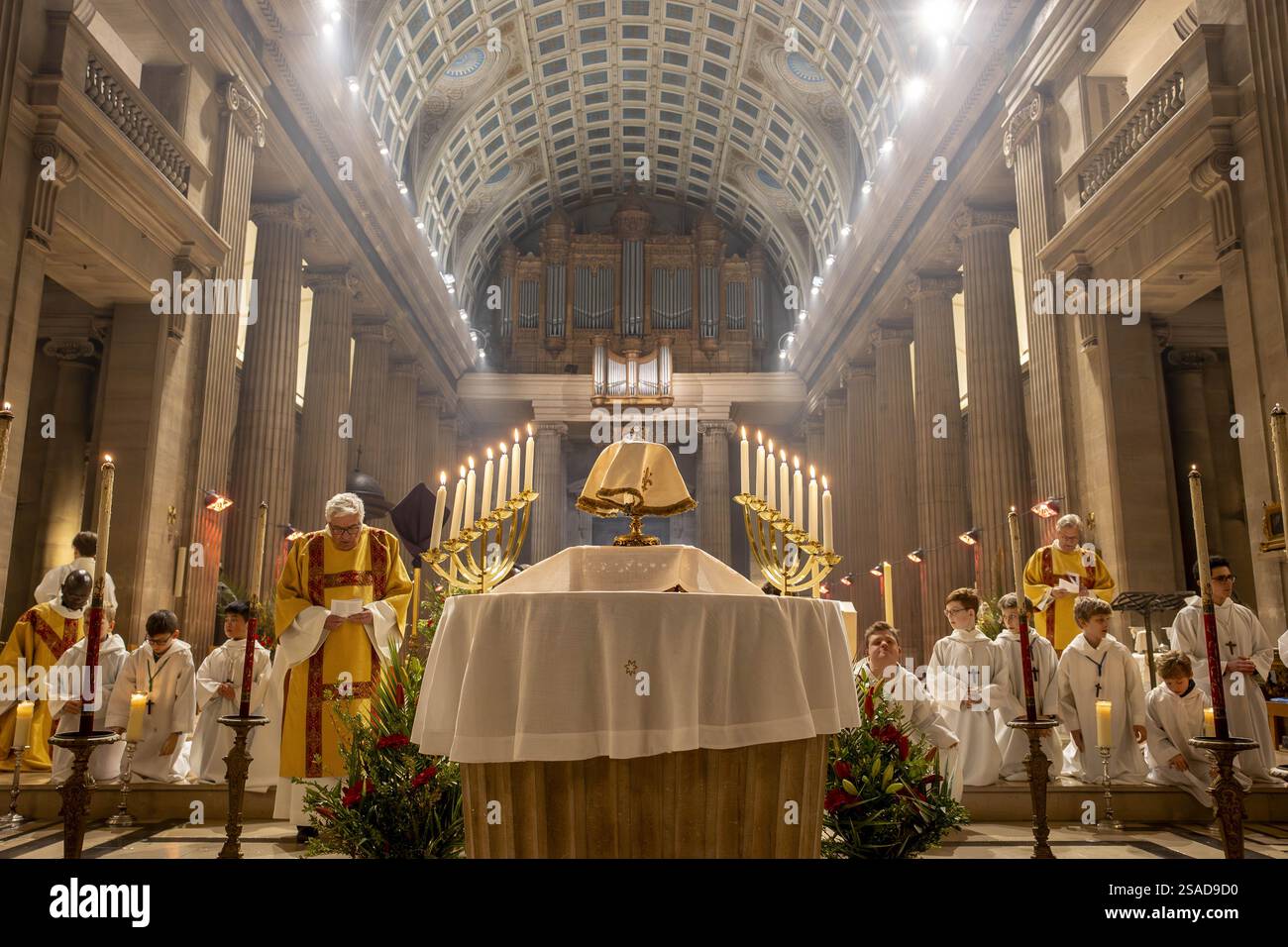 Maundy Thursday celebration in Saint Philippe du Roule catholic church ...