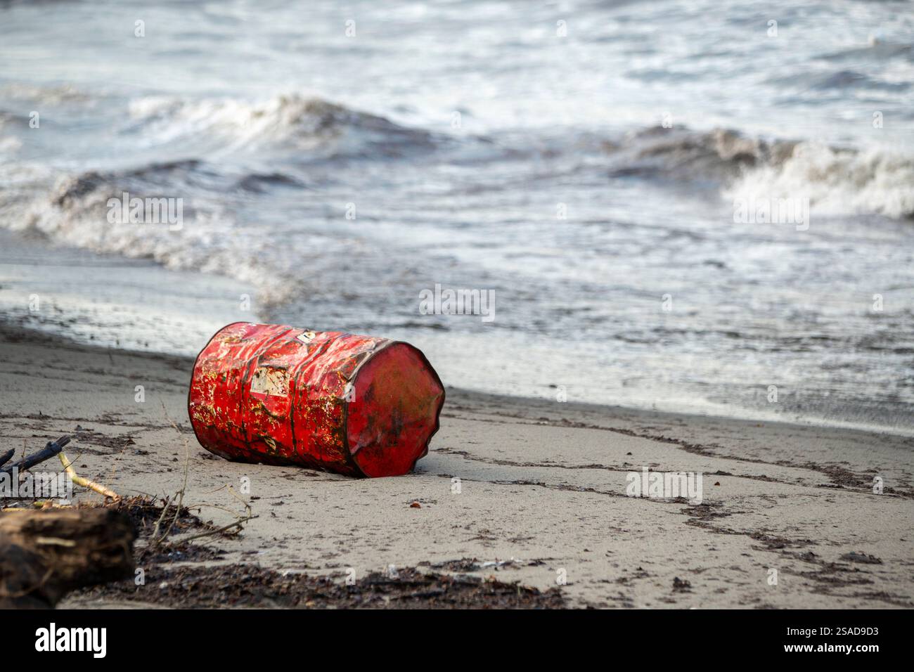 Accident in Marina di Massa (Massa Carrara) where the Guang Rong ship ...