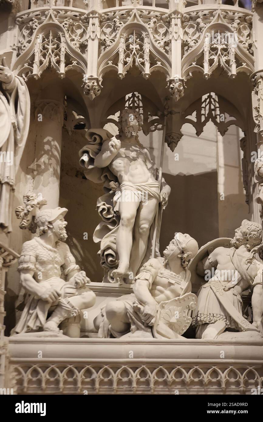 Notre Dame catholic cathedral, Chartres, France. Ambulatory sculptures ...