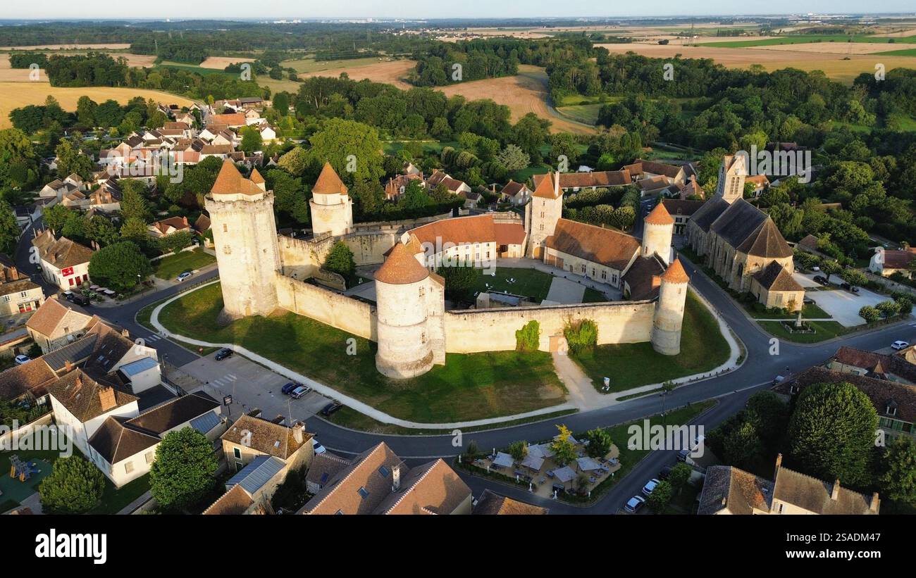 Drone photo blandy castle france hi-res stock photography and images ...
